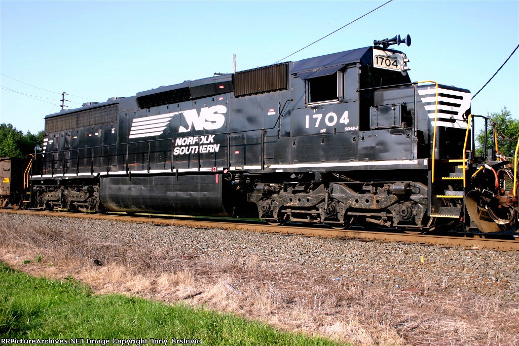 NS 1704